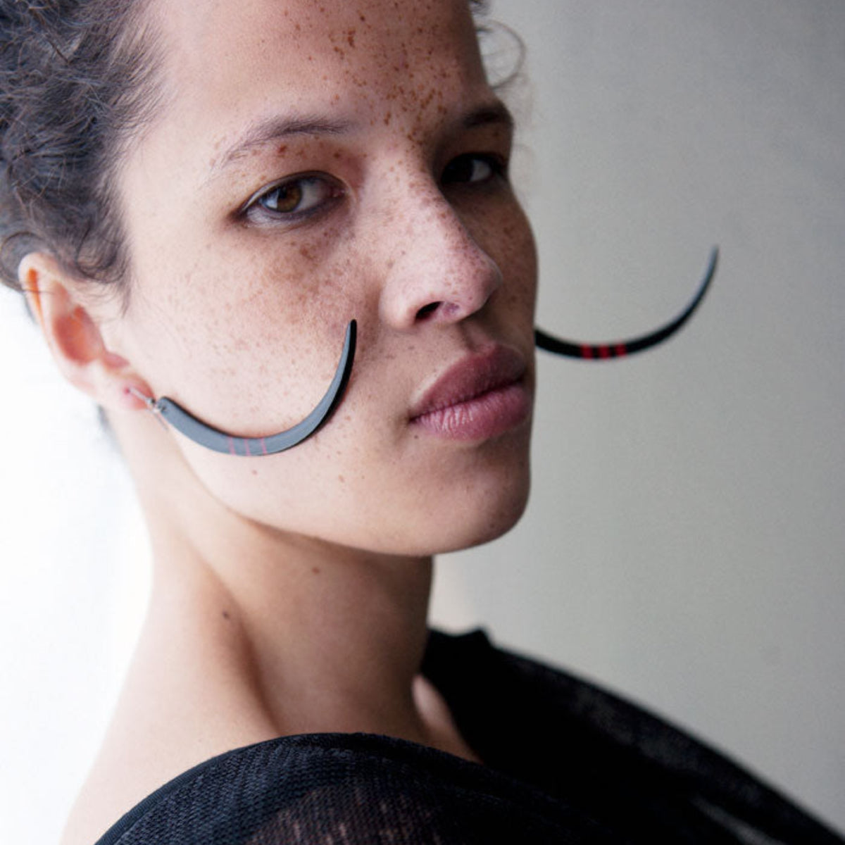 Niho Curved Earring | Kahu Design – New Zealand Glassworks